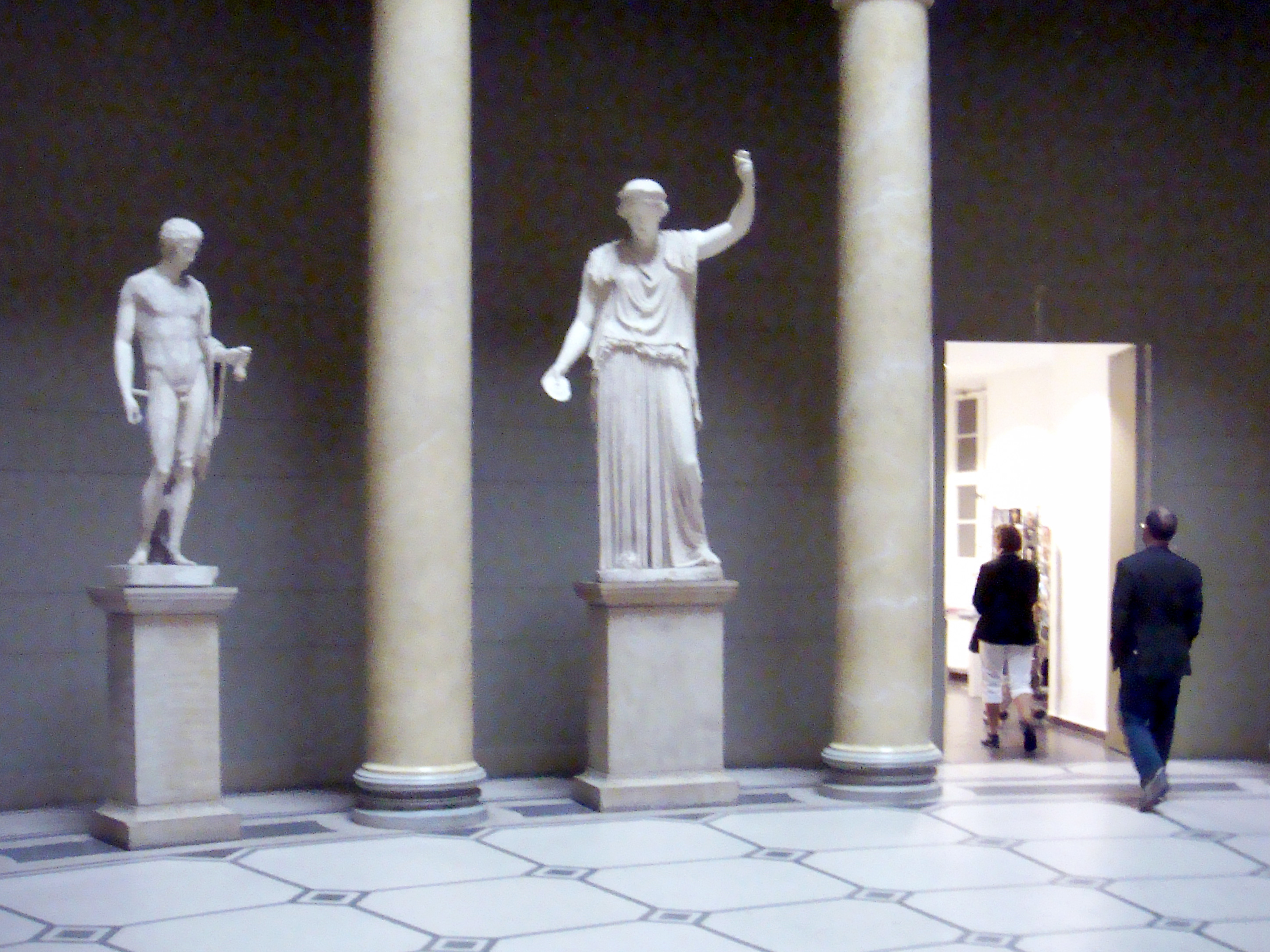 Statues at Altes Museum, Berlin - bilderbook