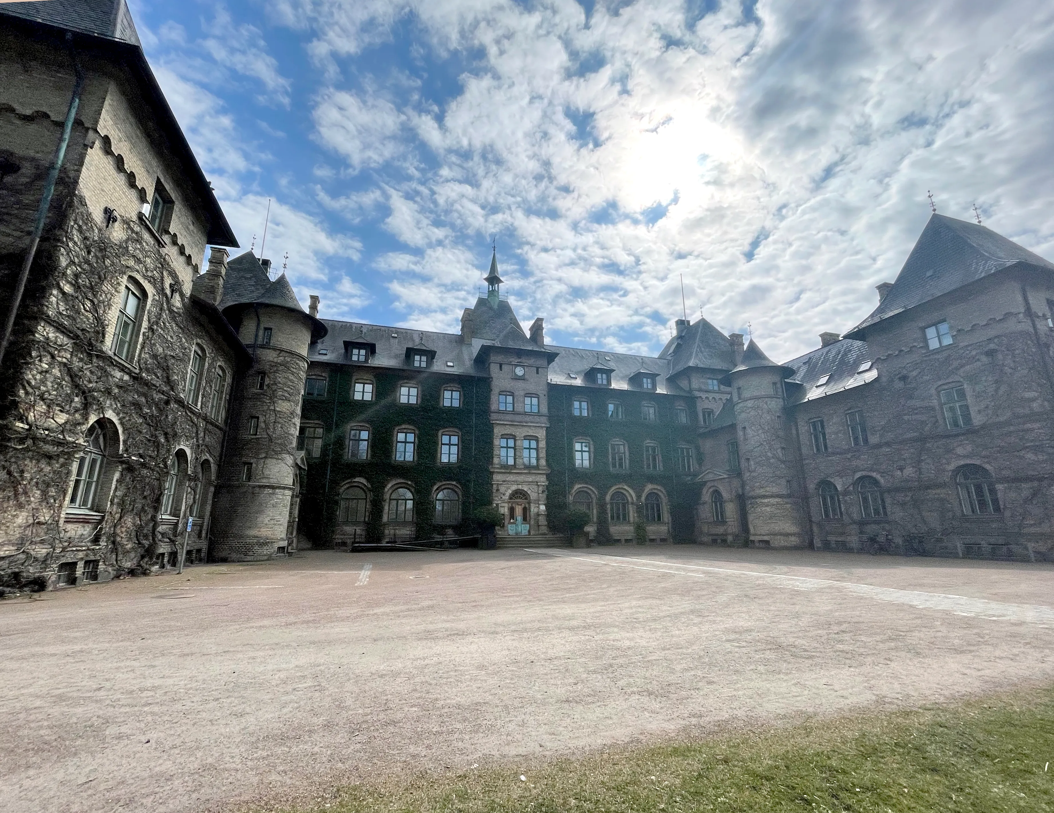 SLU Alnarp Main Building - bilderbook